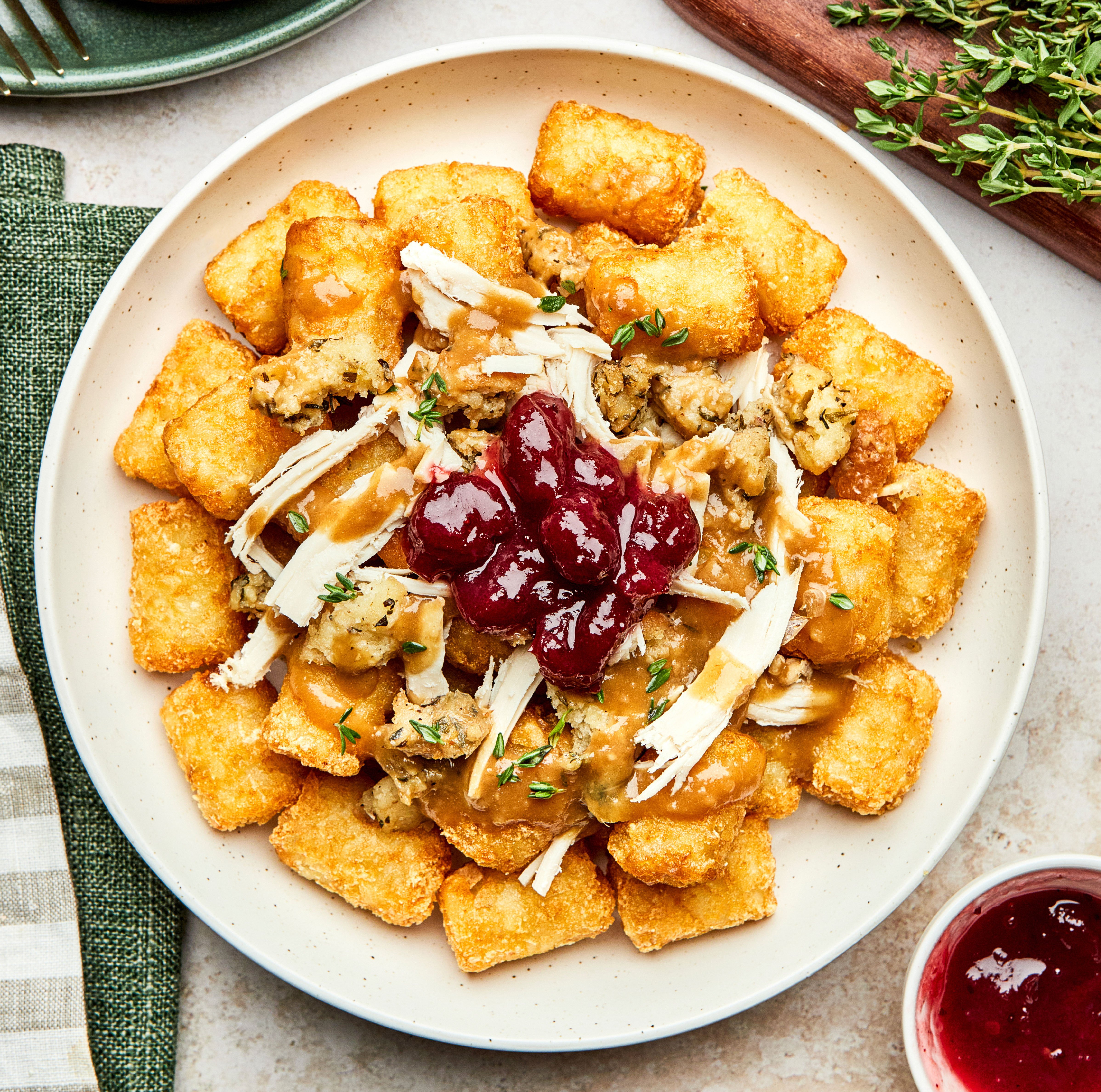 Poutine des Fêtes avec bouchées de pommes de terre | Les Fermes Cavendish